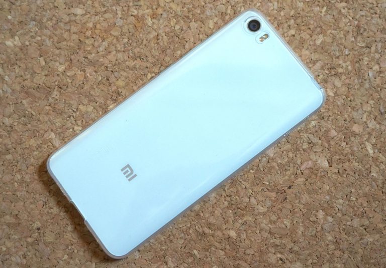 これで十分！アマゾンで買える 小米 Mi 5 の薄型クリアケースレビュー