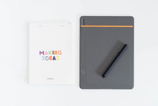 紙に書いて iPad で編集。ワコムの『Bamboo Slate』に感じる「紙」と「デジタル」の新たな関係