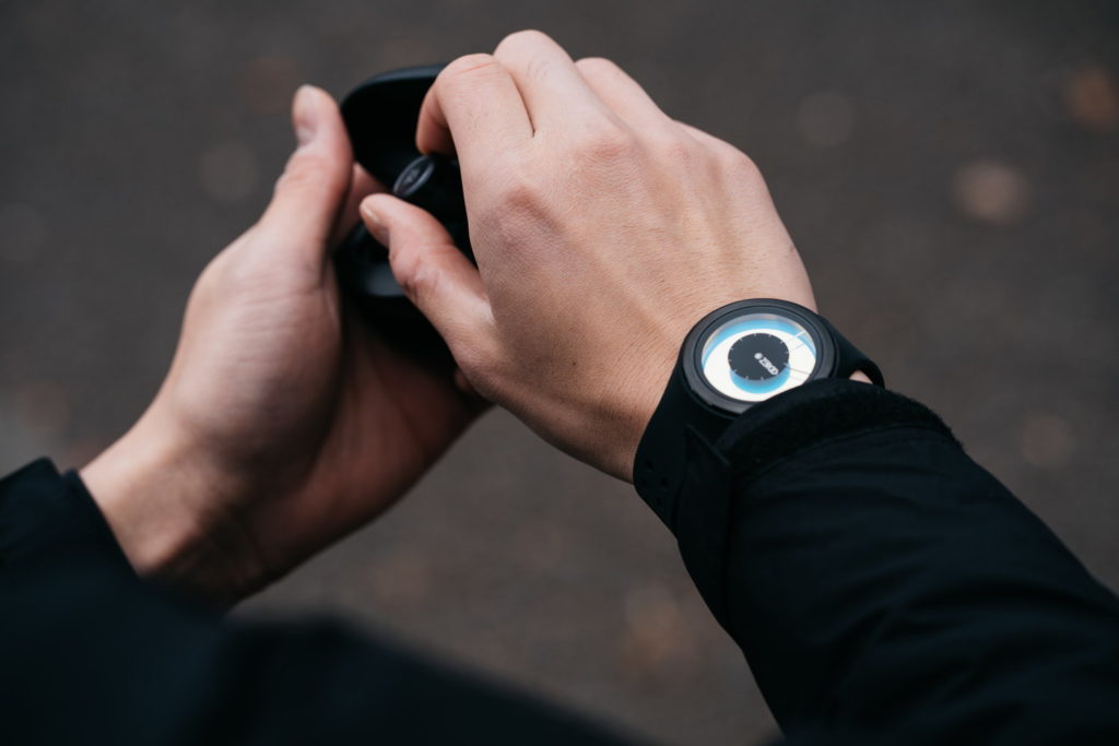 東京発のデザインウォッチ『ZEROO TIME』レビュー。ユニークだけれどクールな腕時計[PR]