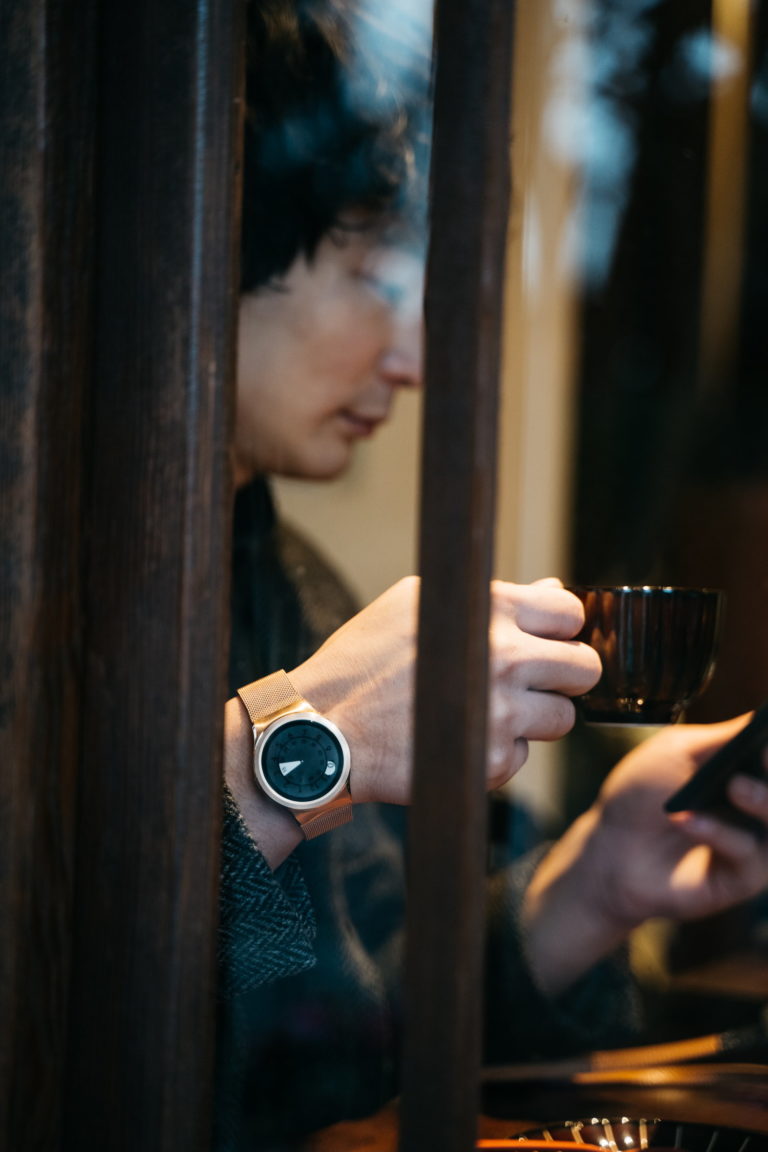 東京発のデザインウォッチ『ZEROO TIME』レビュー。ユニークだけれどクールな腕時計[PR]