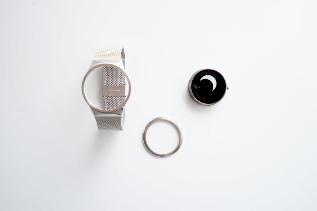 東京発のデザインウォッチ『ZEROO TIME』レビュー。ユニークだけれどクールな腕時計[PR]