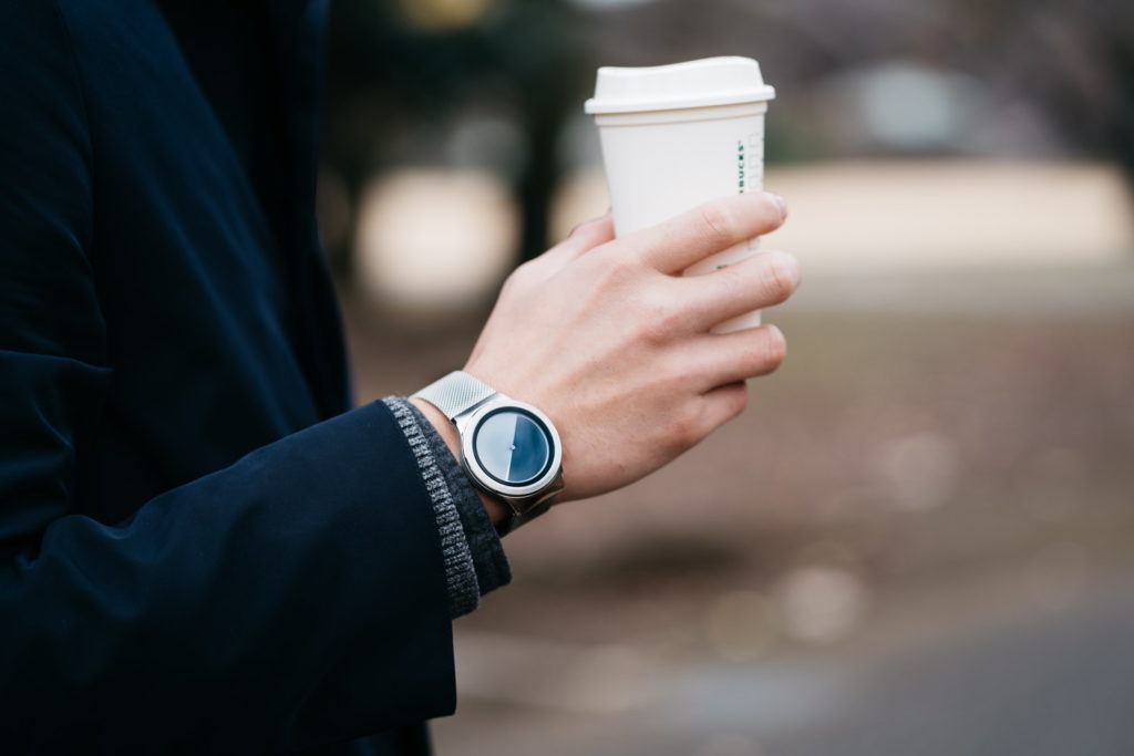 東京発のデザインウォッチ『ZEROO TIME』レビュー。ユニークだけれどクールな腕時計[PR]